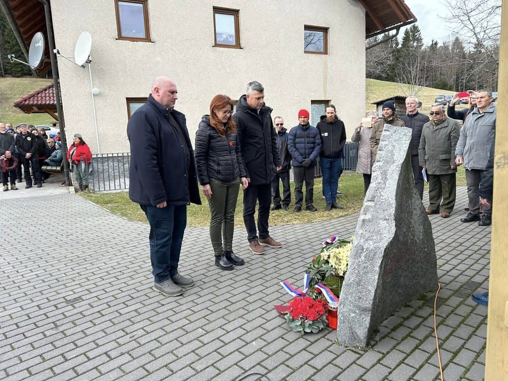 Pohod k Žlebnikovi domačiji in slovesnost pri Osreških pečeh ob 80 ...